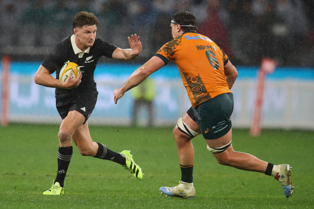 New Zealand makes 4 changes to its lineup to face Ireland at Soldier Field