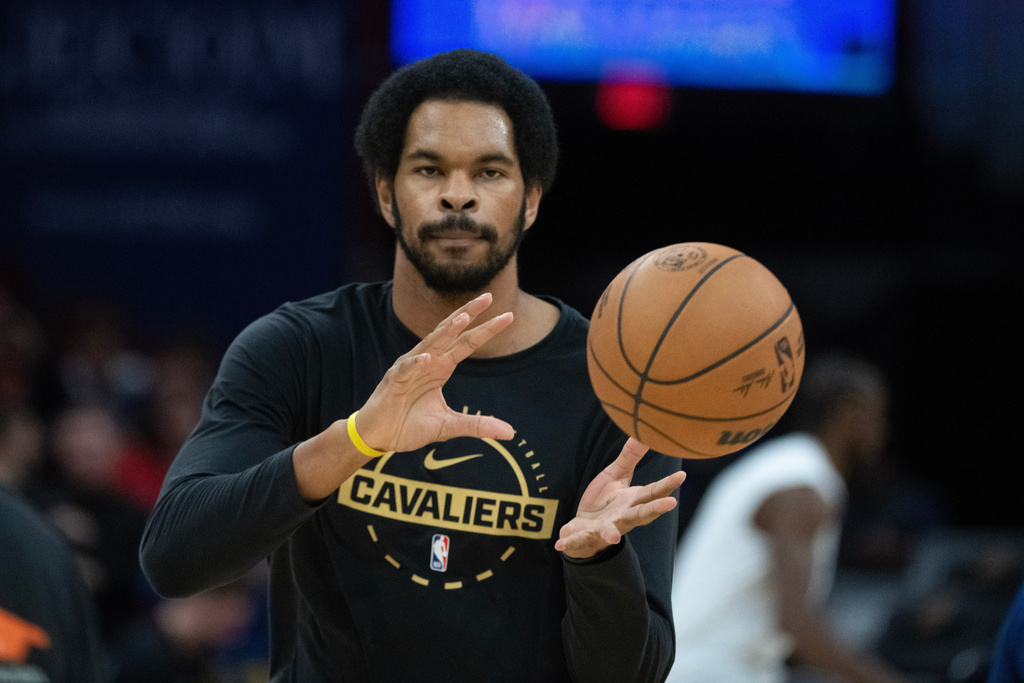 Cavaliers' Jarrett Allen breaks left ring finger, questionable for ...