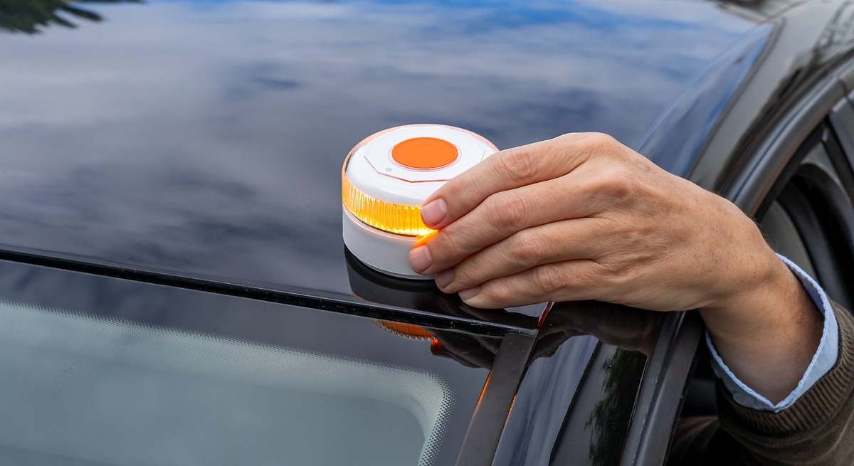 Cómo saber si la baliza V16 está homologada y conectada con la DGT para ...