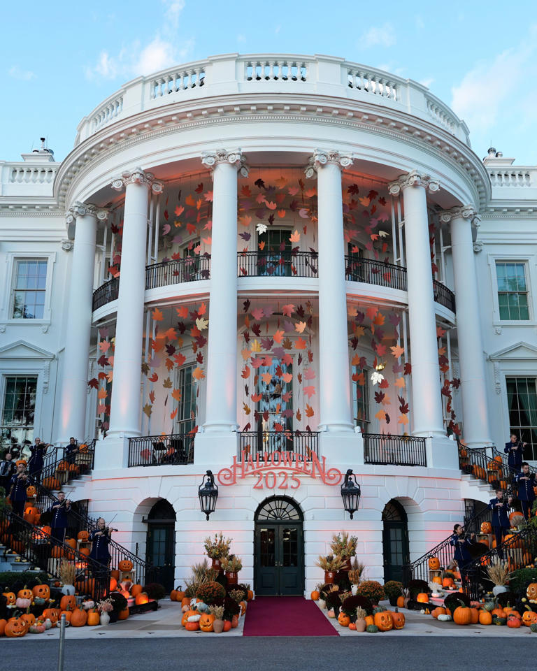 Trump greets trick-or-treaters at White House: Live updates