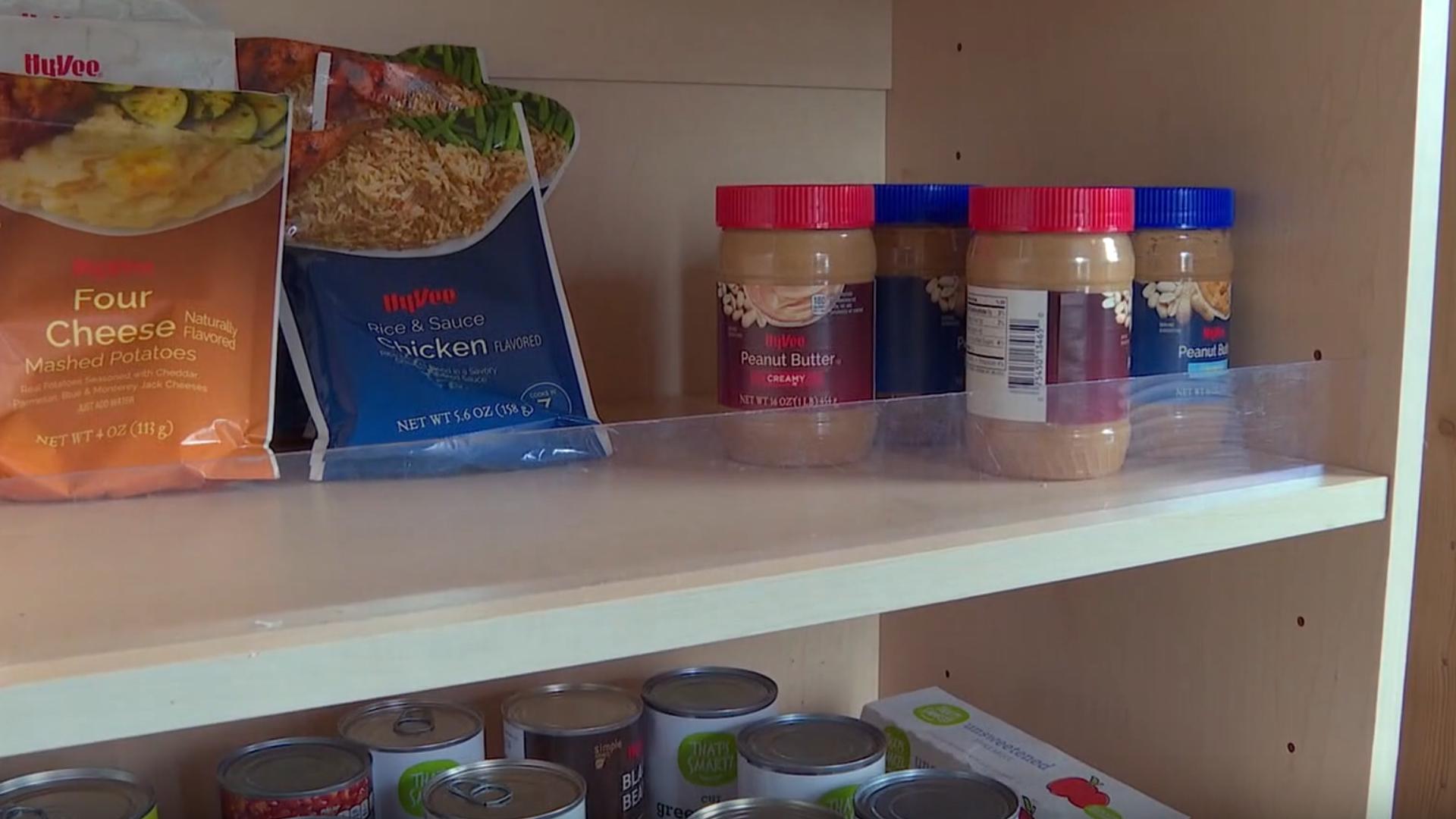 Iowa community making preparations in case SNAP benefits run dry in ...