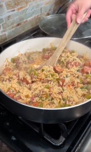 Andouille & Ground Beef Dirty Rice – A Flavor Explosion!