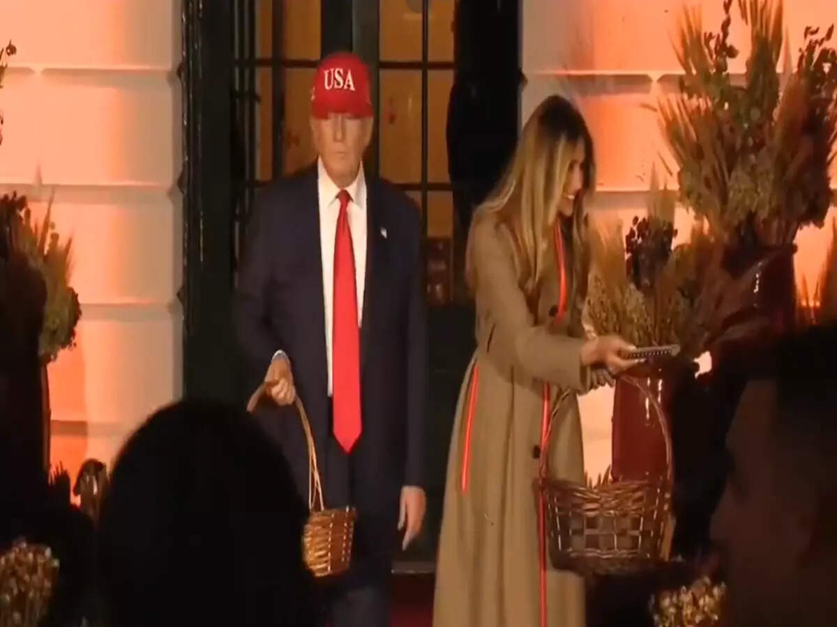 Halloween at White House: Mini Trump, Melania and party pooper steal ...