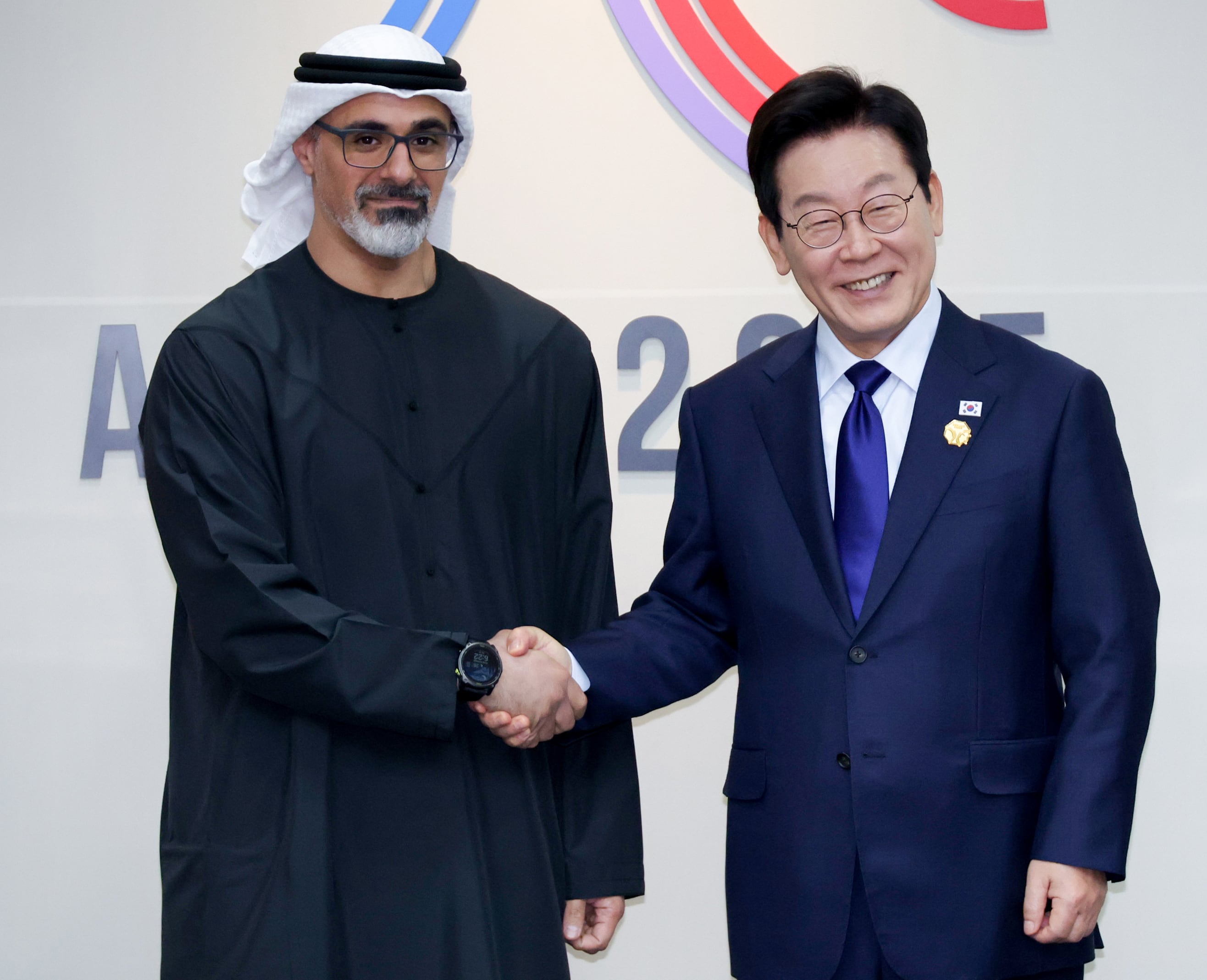 President Lee Meets UAE Crown Prince, Notes Gyeongju's Islamic History