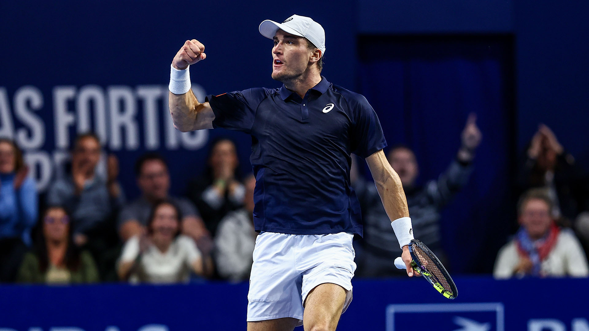 Raphaël Collignon buigt pas na twee tiebreaks voor Alexander Zverev