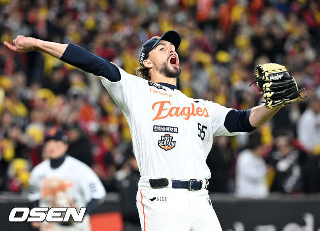 5회 1,3루 병살타 날렸던 캡틴 박해민..4차전 극적 역전승 뒤 울었다 [박준형의 ZZOOM]