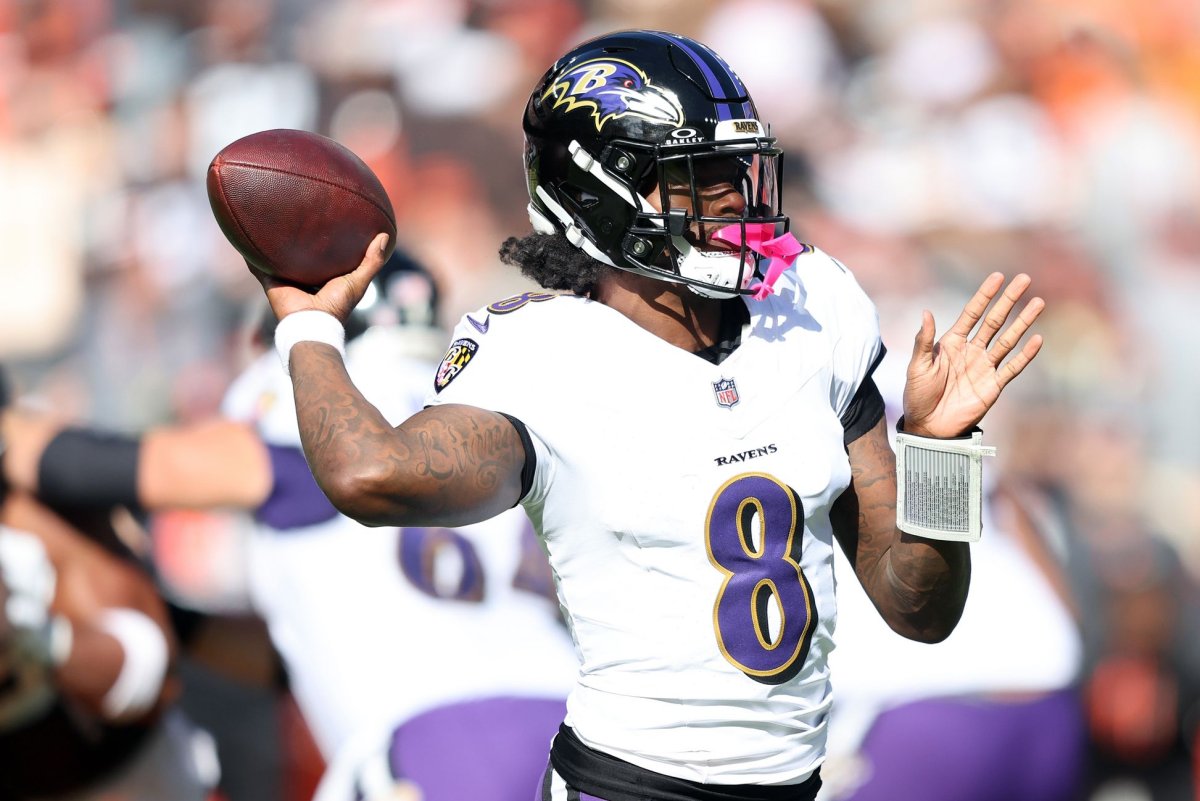 Ravens dominate Dolphins in Lamar Jackson's return