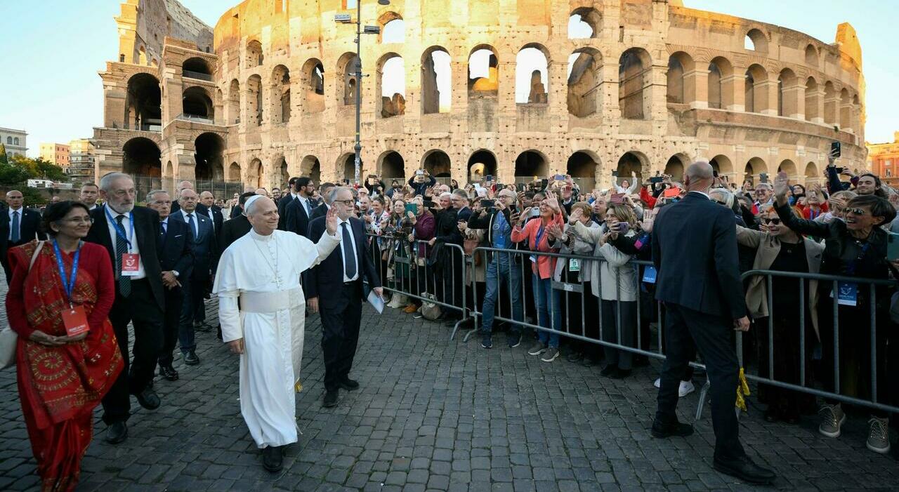 Halloween e Ognissanti, fiume di turisti a Roma: messa di Papa Leone ...