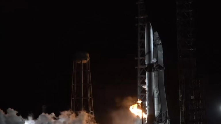 Jeff Bezos's Blue Origin fires New Glenn rocket ahead of Mars launch