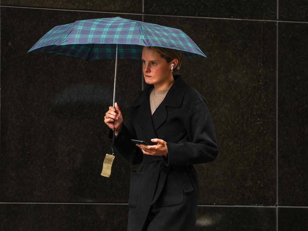 Tornado warning as supercell storm nears