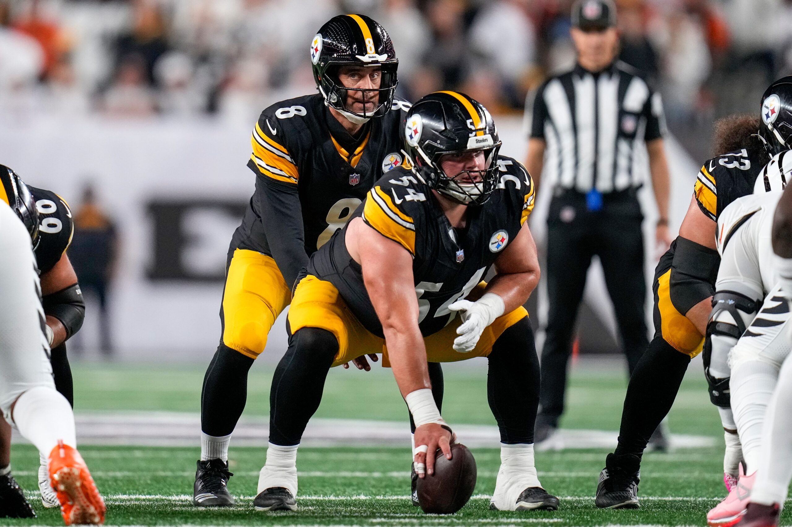 Aaron Rodgers goes big for Steelers O-line with jaw-dropping Christmas ...