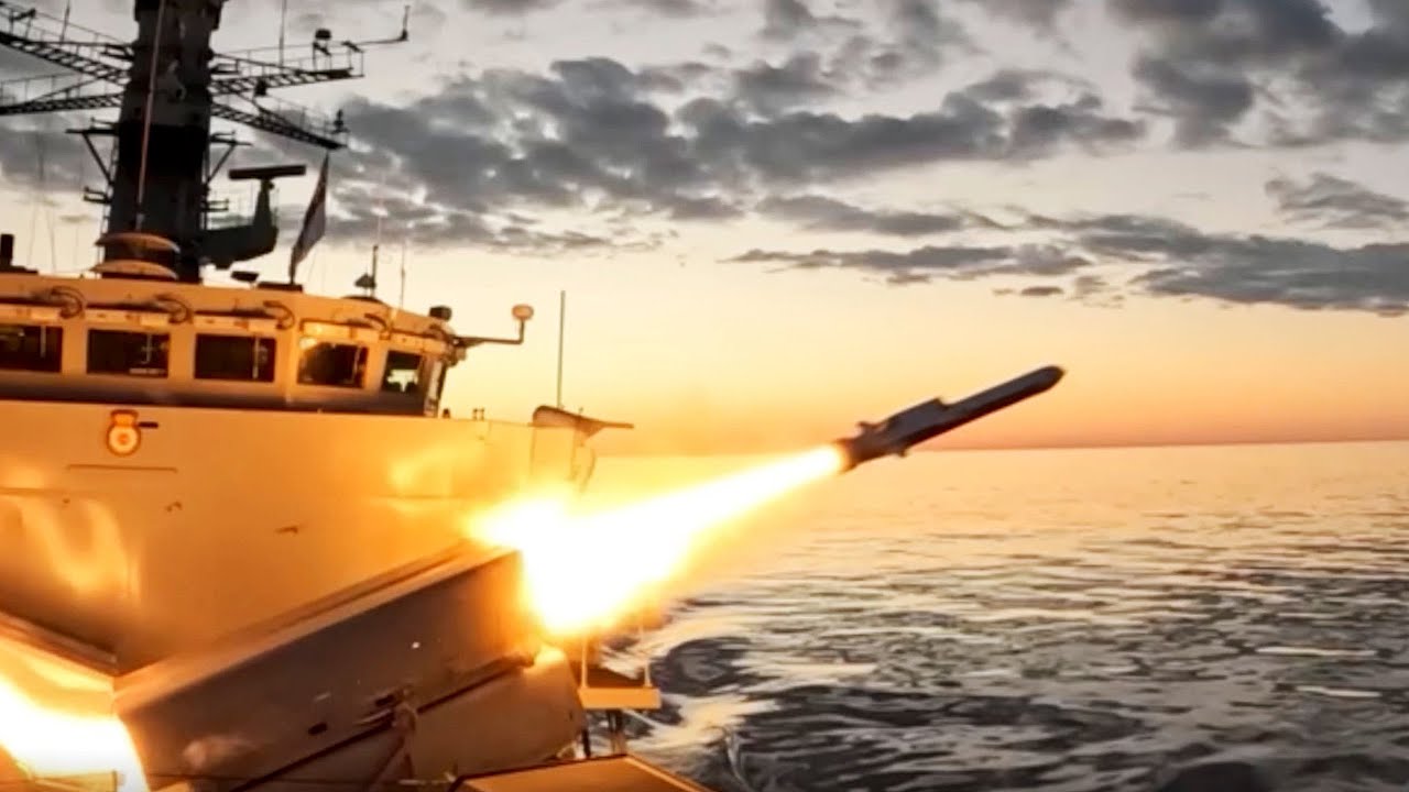 HMS Somerset Makes History with First Naval Strike Missile Test