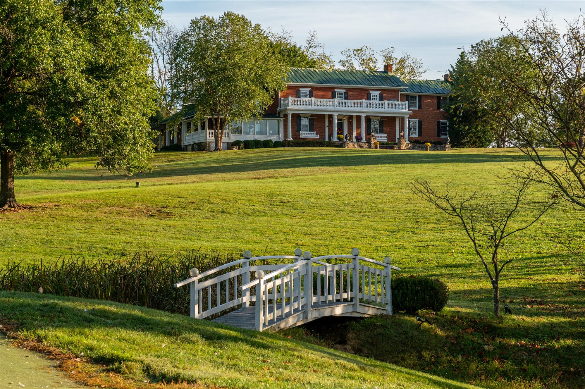 Inside a stately $5.6 million Virginia horse-and-wine-country farm
