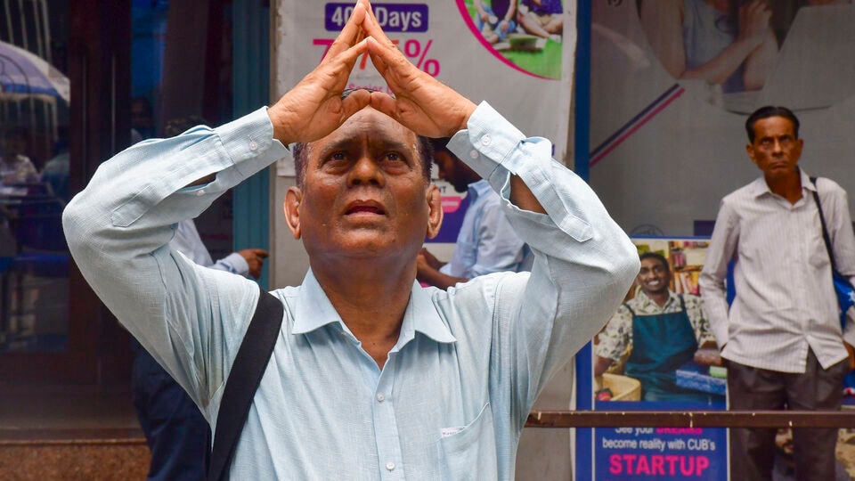 Sensex tanks 465 points, extends loss to 2nd day; Nifty below 25,750 ...