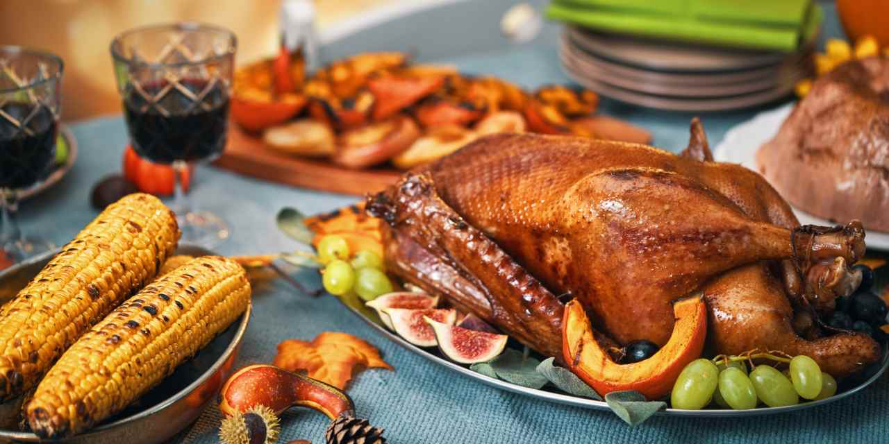 A full Thanksgiving dinner for $4 per person? That’s what 2 stores are ...