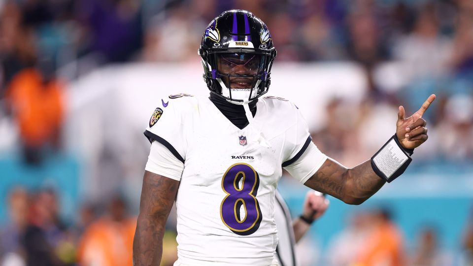 Lamar Jackson throws four TDs in dominant return from injury to lead ...