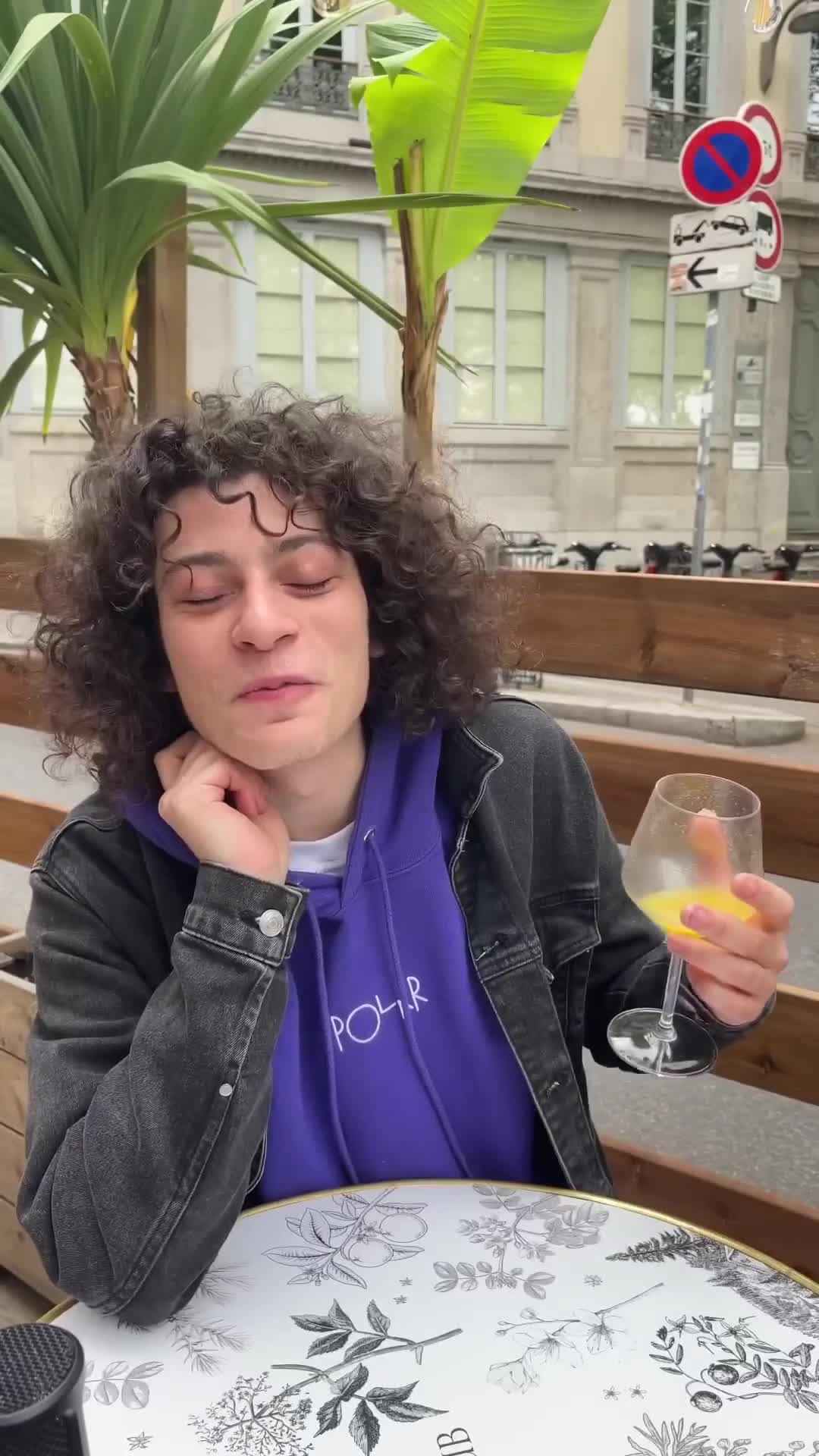 J'ai un rendez-vous amoureux avec une Chloé!