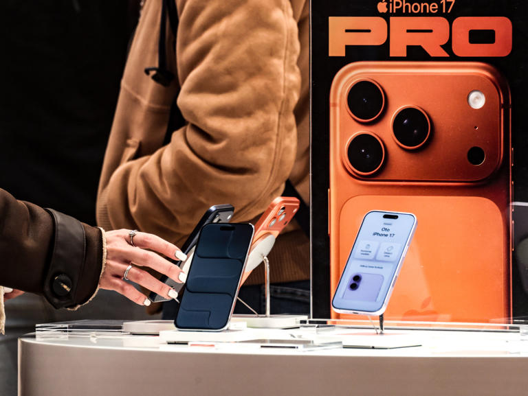 Trending tickers: Apple, Amazon, Netflix, Reddit and Intensity Therapeutics