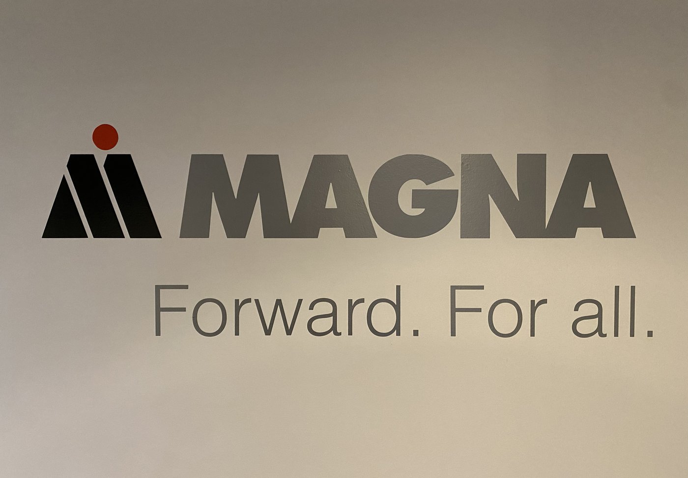 Magna International reports US$305M Q3 profit, sales up from year ago
