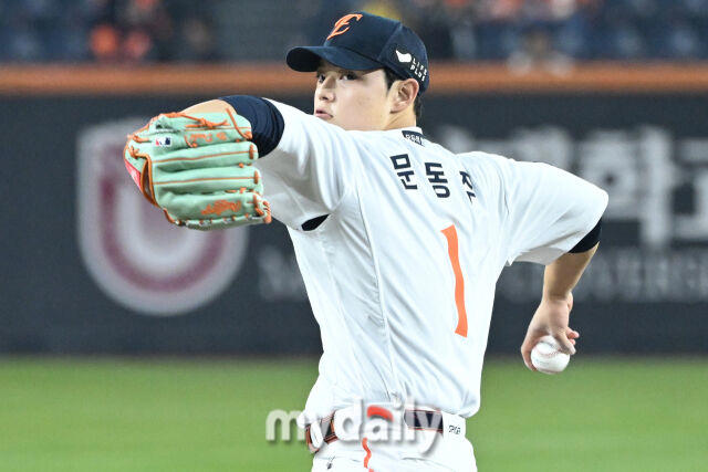 '한화 어쩌나' 162km→157km→154km→150km, 문동주 1이닝 1실점 충격 강판…한화 위기, 정우주 등판 [MD대전 KS5]