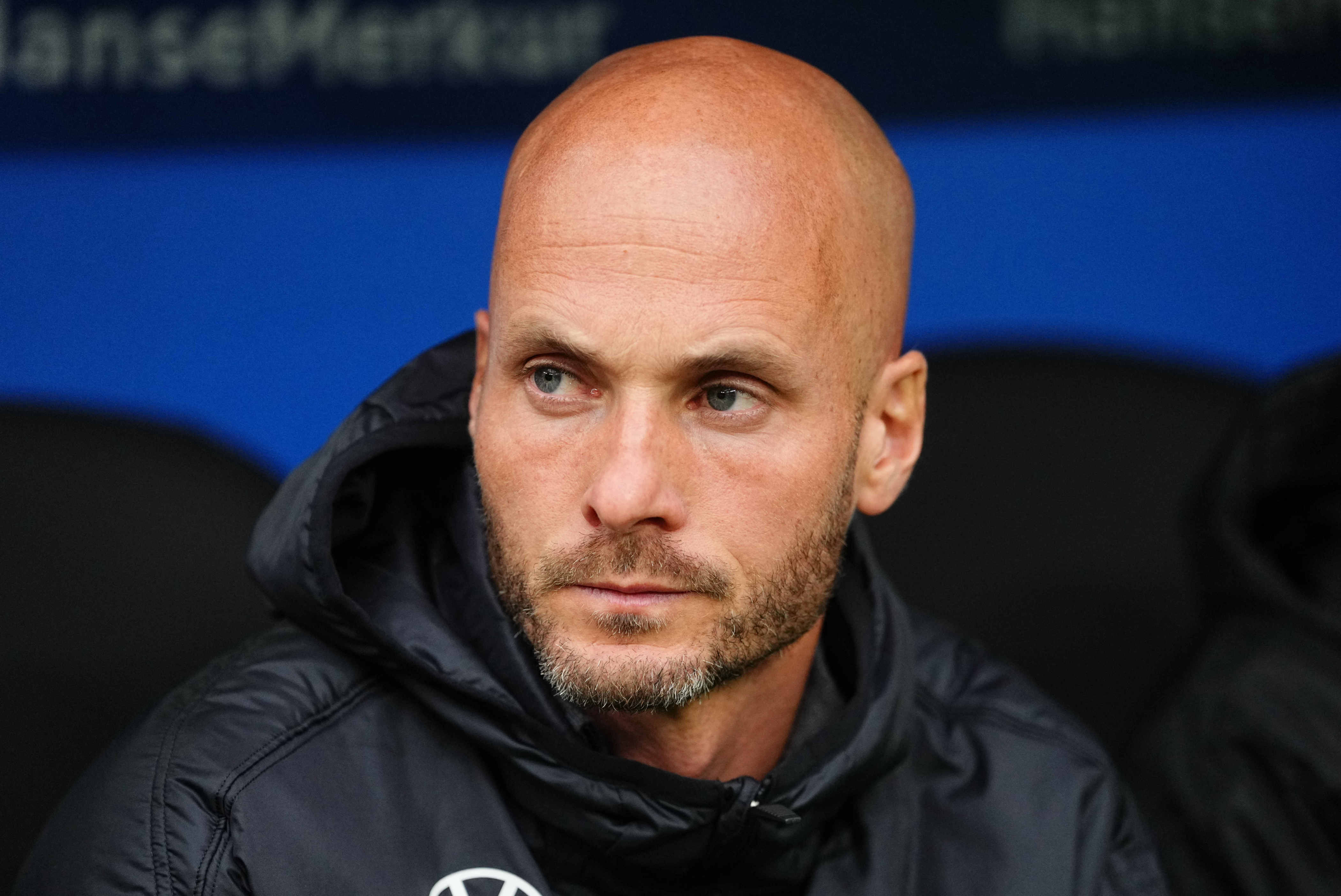 Vlam in de pan bij Wolfsburg: trainingsruzie en toenemende druk op Simonis