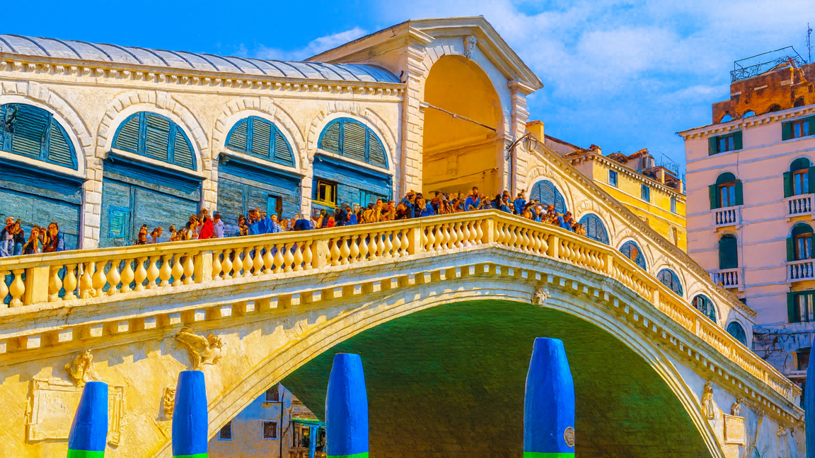 Venice Walk: Grand Canal & Rialto Bridge Views