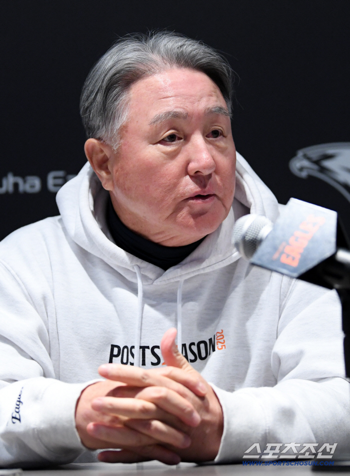 Director Kim Kyung-moon predicted an all-out war on the brink
