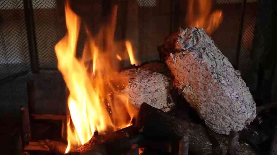 How to make a paper fire log – Easy DIY for cozy fires