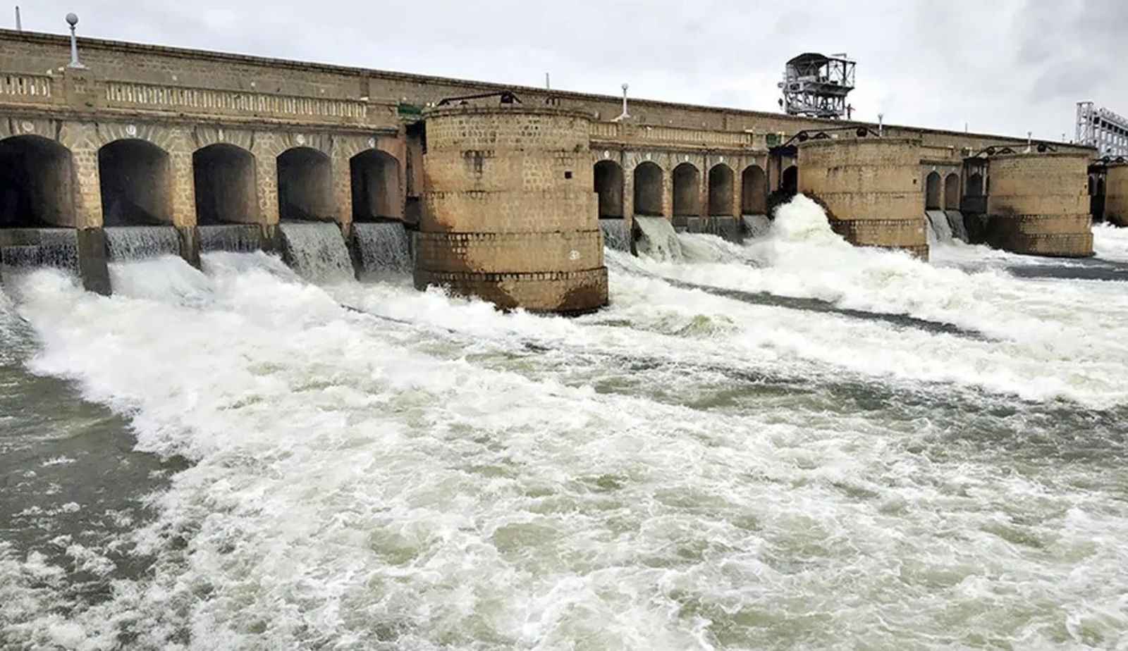 Reservoirs: देश के 166 बड़े बांधों में जलस्तर गिरकर 40% के करीब पहुंचा ...