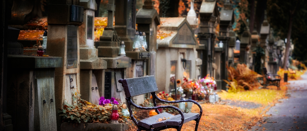Da Ognissanti a Halloween: il culto dei morti e la tradizione che ...