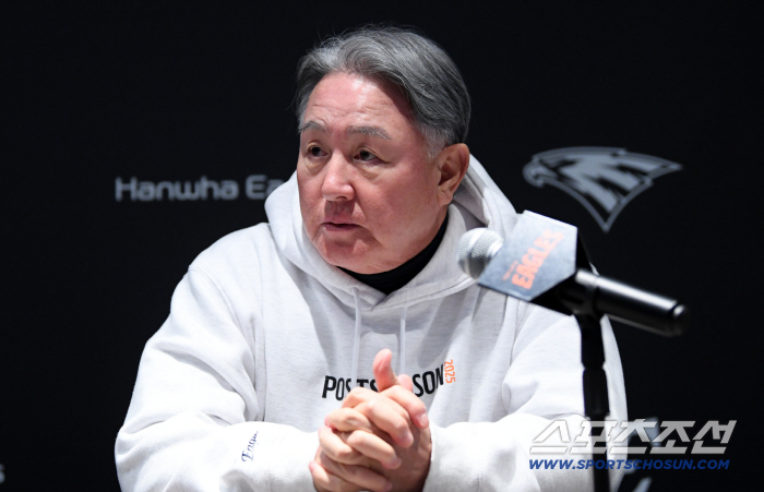 Director Kim Kyung-moon's interview ahead of Game 5 of the Korean Series