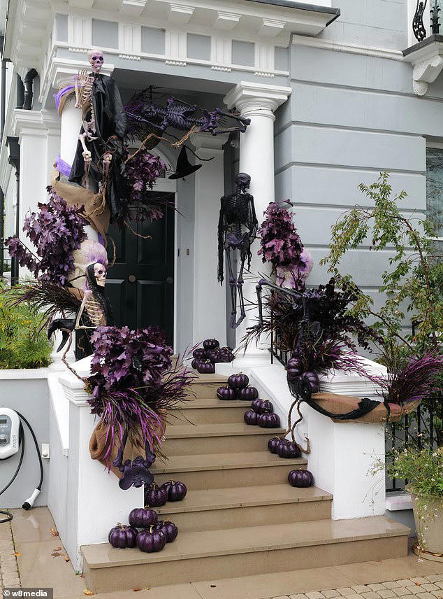 Halloween havoc: Skeletons, coffins and ghouls decorate some of London ...