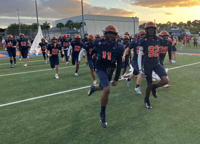 St. Andrew's football throttles Benjamin to complete stellar regular season