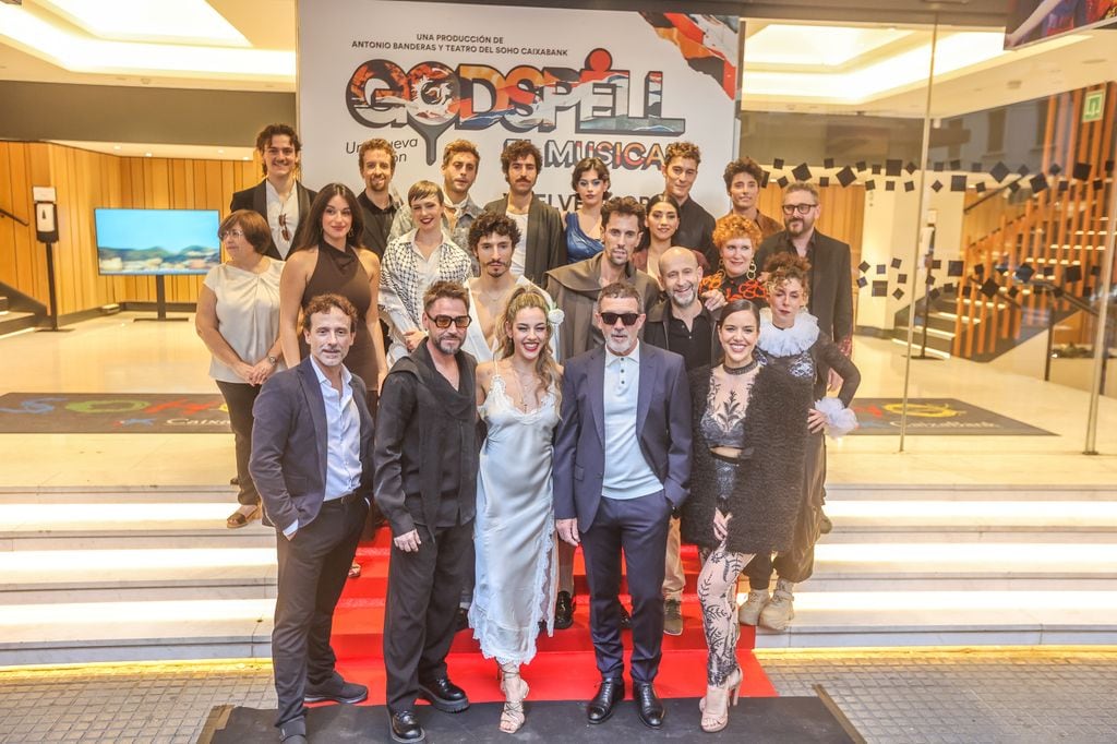 El regreso triunfal de Antonio Banderas, junto a Nicole Kimpel y su ...