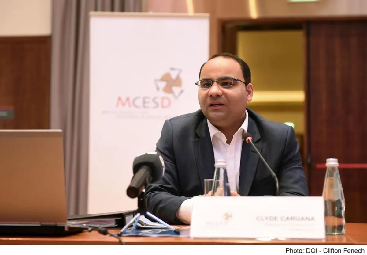 Il ministro Caruana invita alla cautela mentre Malta valuta la svolta ...