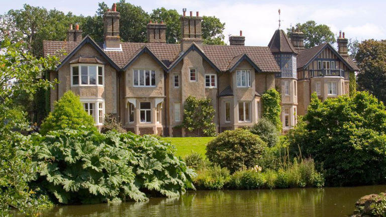 Where might Andrew live on the Sandringham estate?