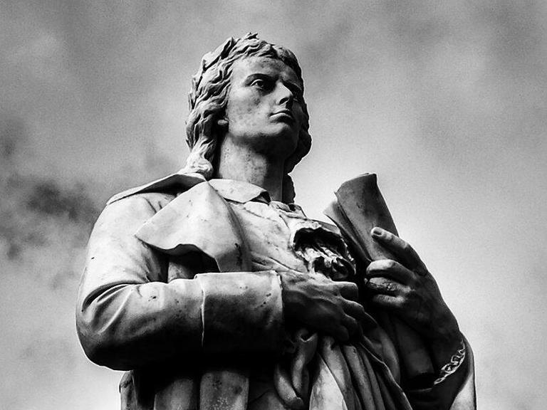 Facts About Famous Authors With Strange Habits