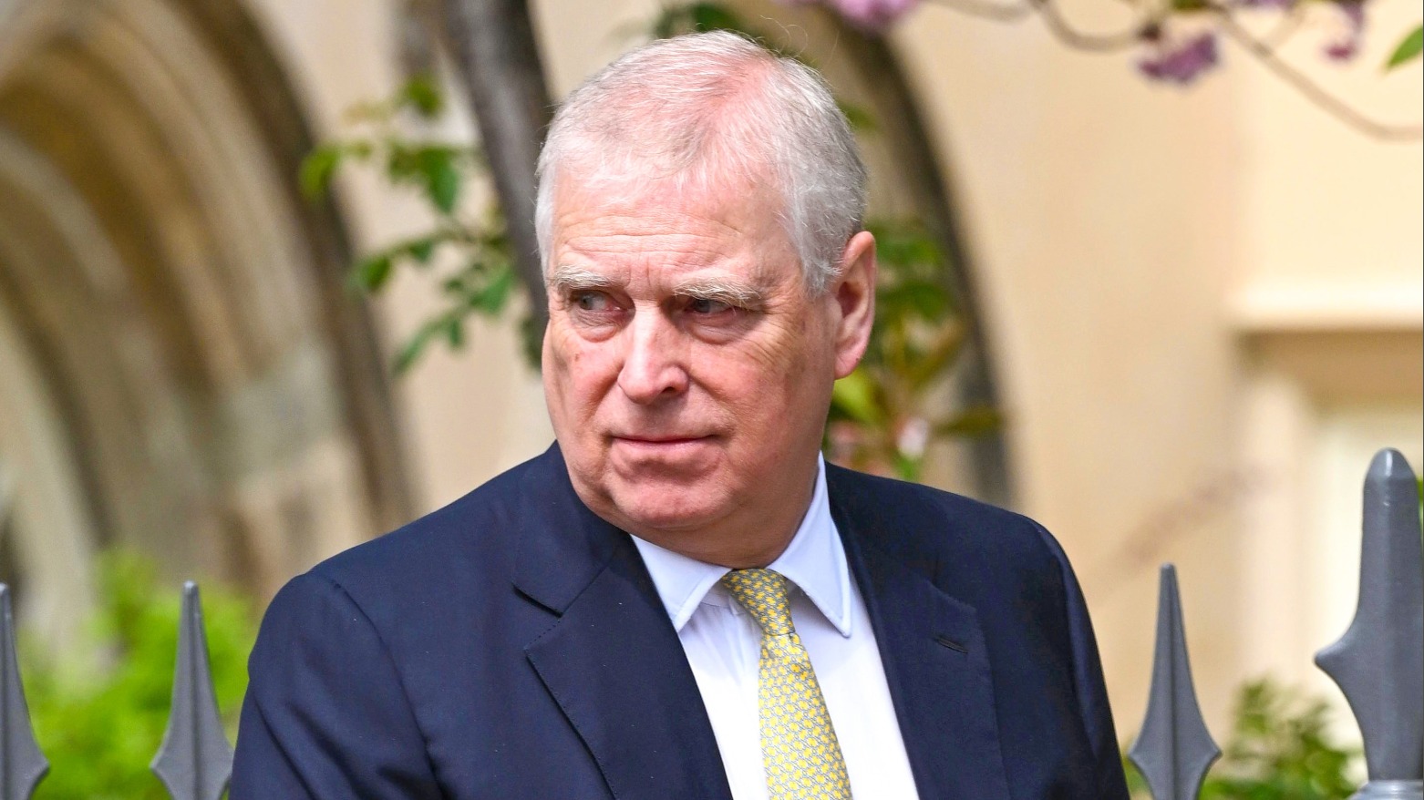 Ex-prins Andrew verhuurde cottages op grond waar hij gratis woonde
