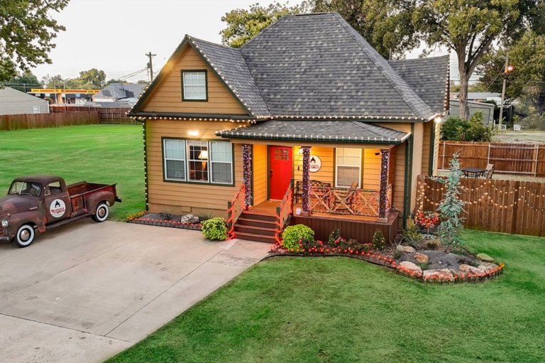 This Oklahoma Airbnb Is Like Stepping onto the Set of A Christmas Story