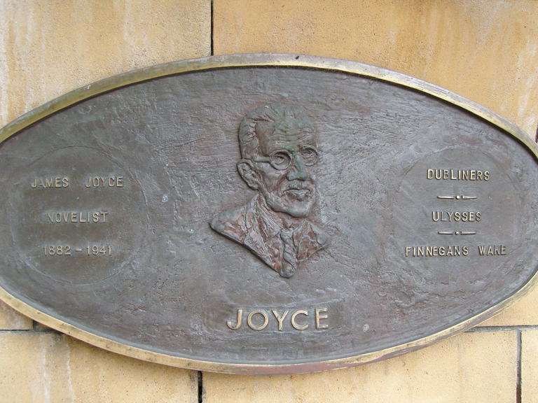 Facts About Famous Authors With Strange Habits