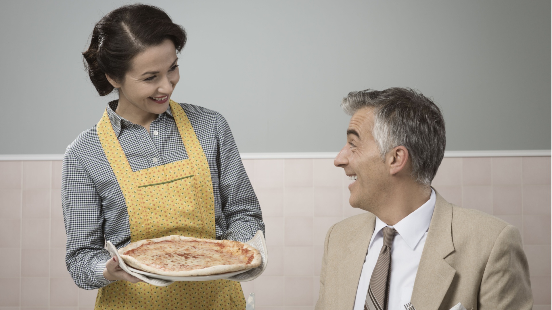 10 Retro Food Rules We're Glad No Longer Exist