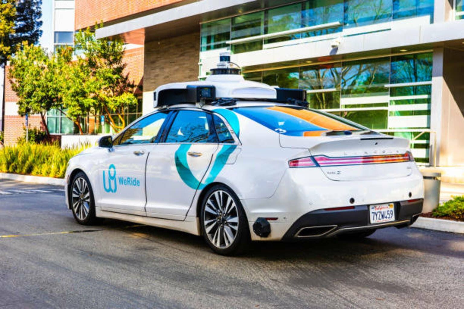 Driverless permit in Abu Dhabi positions WeRide to achieve breakeven