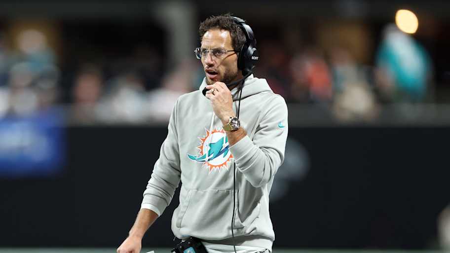 Dolphins make confusing decision on Mike McDaniel after firing Chris Grier