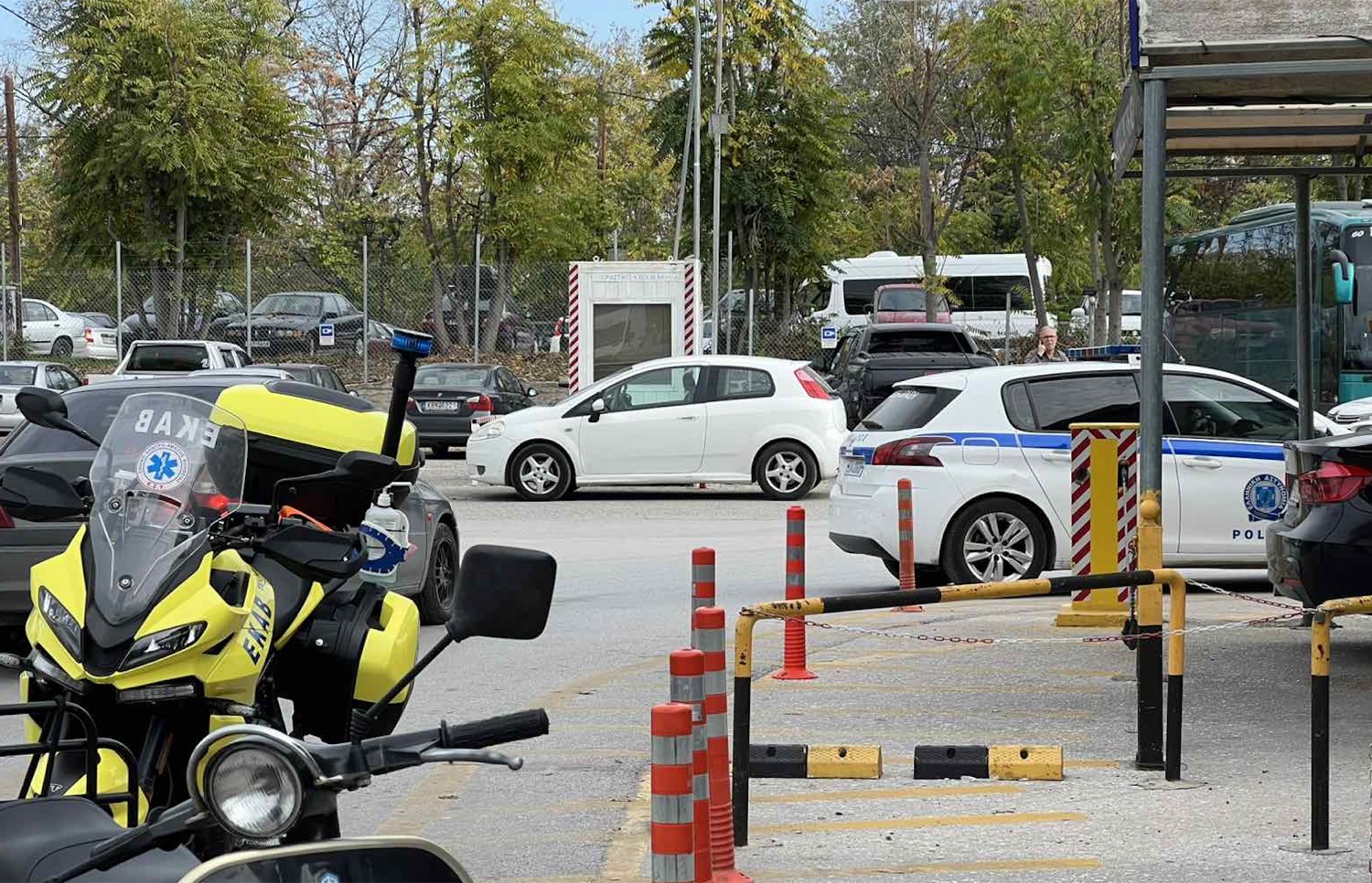 Άγριο επεισόδιο στα ΚΤΕΛ Λάρισας – Έπεσε… ξύλο στα εκδοτήρια