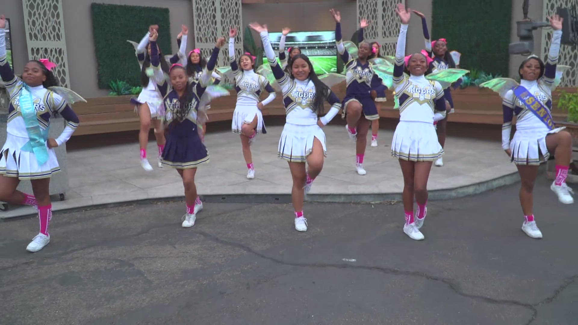 Friday morning cheer | Morse High School Cheer shows off their moves ...