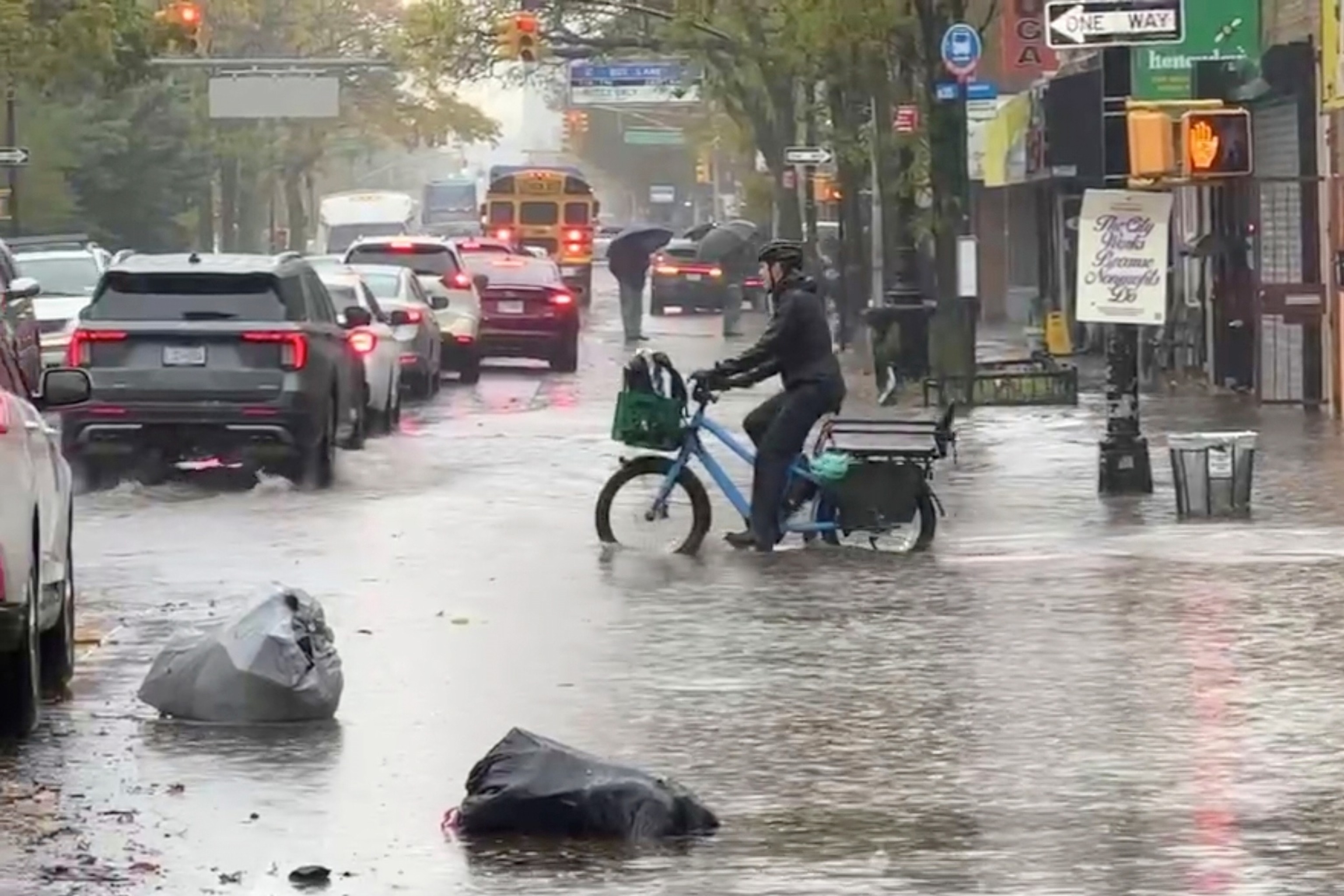 2 dead after heavy rain brings intense flooding to New York City