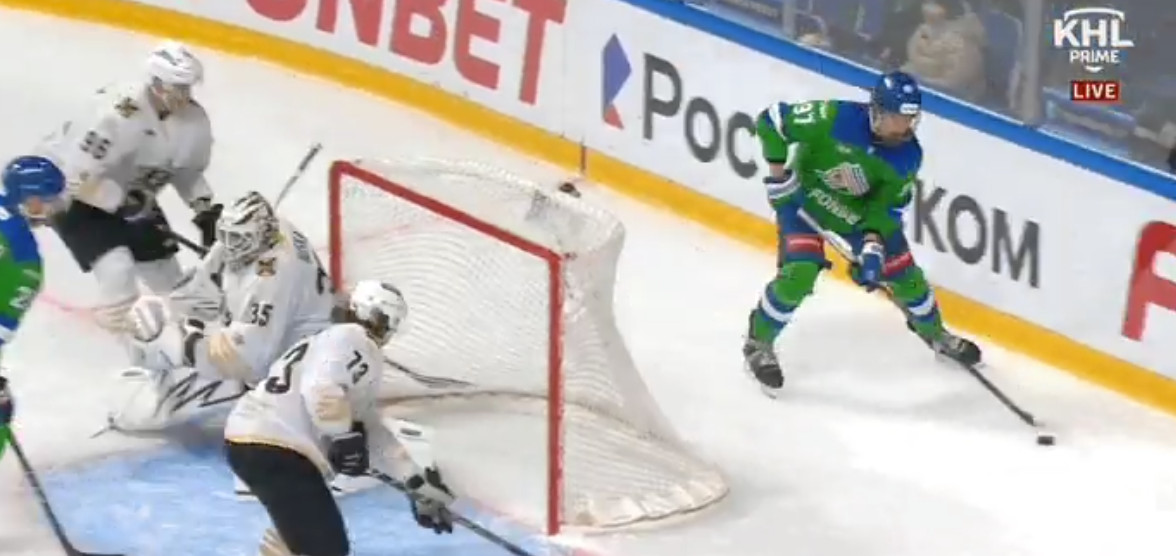 Video: Alexander Zharovsky takes control of the powerplay