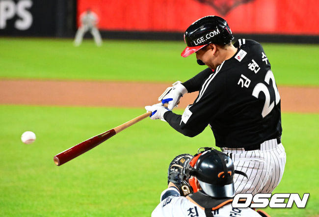 ‘김서현 쇼크 극복 실패’ 김경문 또 2위다, 한화 패패승패패 우승 좌절…’V4’ LG 2년 만에 왕좌 탈환→명장 염경엽 새 왕조 열다 [KS5 리뷰]