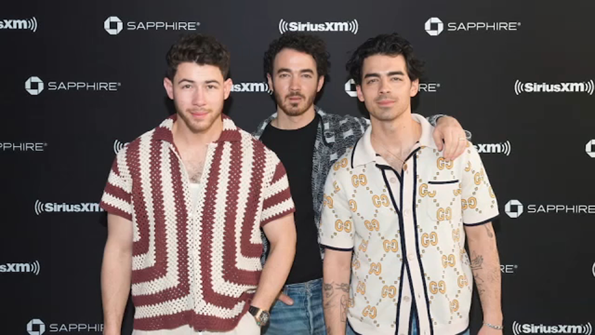 Jonas Brothers make surprise visit at Durham coffee shop, leaves owner ...