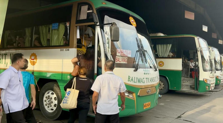 Cubao passengers rush to home provinces ahead of Undas